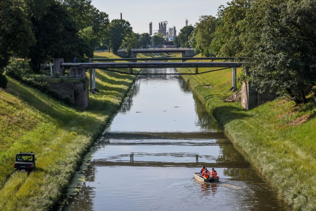 Erste Bootsfahrt auf der Emscher - eglv
