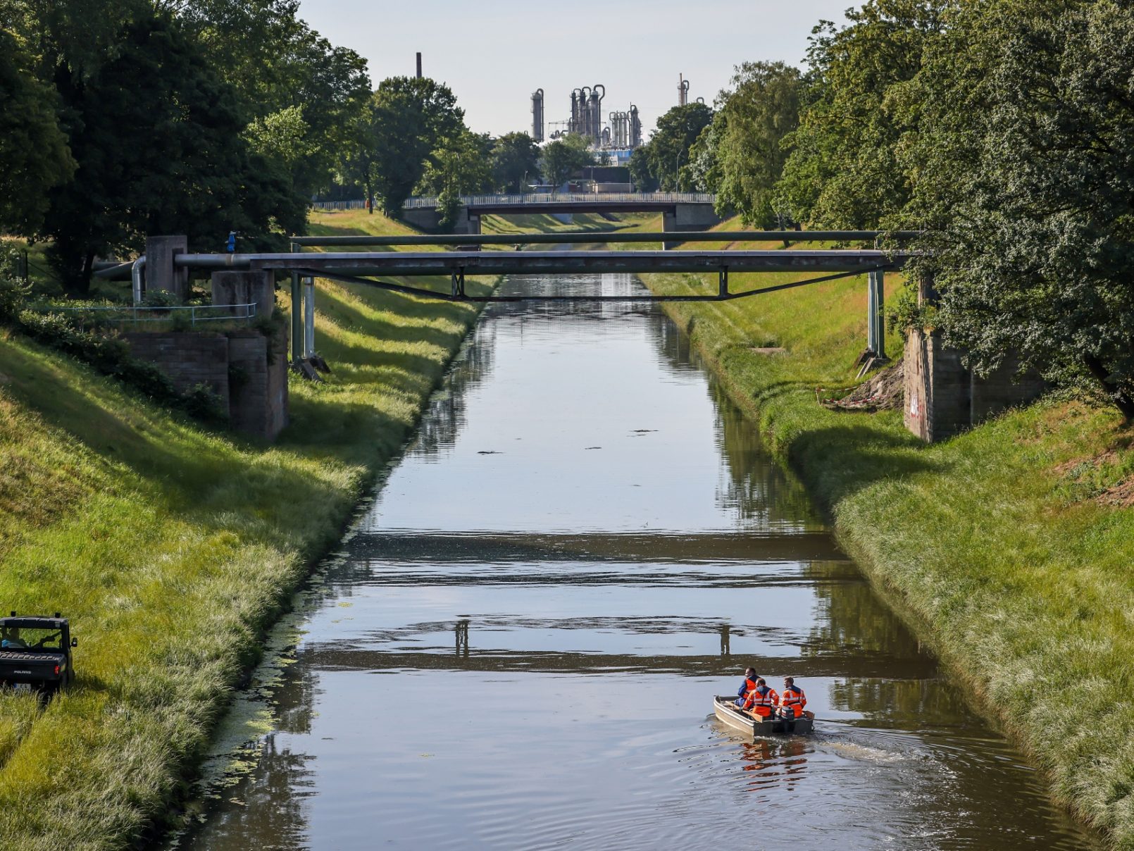 Erste Bootsfahrt auf der Emscher - eglv